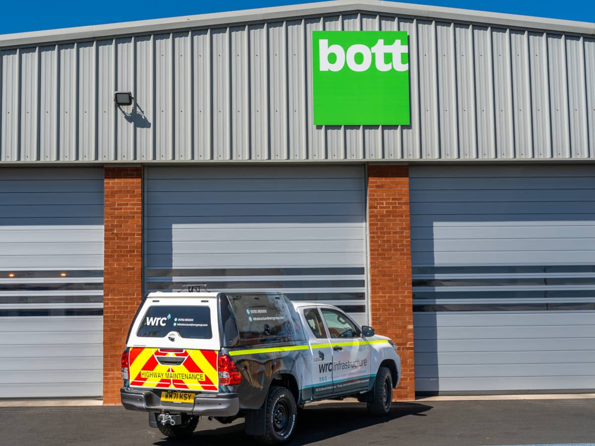 Van Wrapping & Van Decals - Professionally Fitted | bott UK